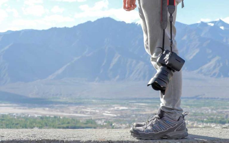 17 Outdoor Photography Tips for Beginners | Hiking People